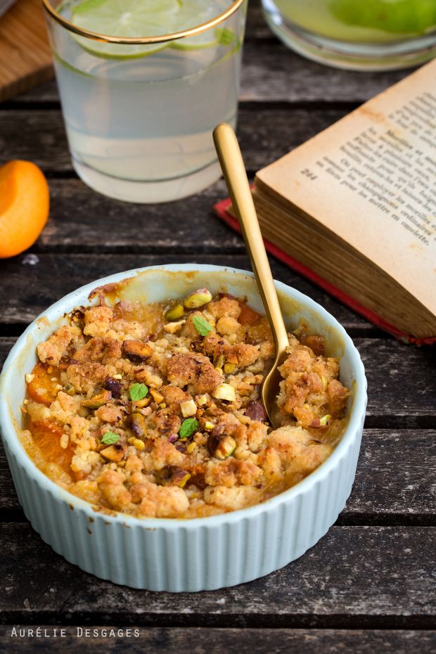 Crumble aux Abricots et Pistache – Cooking lili, Creator of Culinary ...